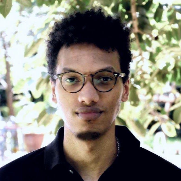 Sidney Lee – Medium