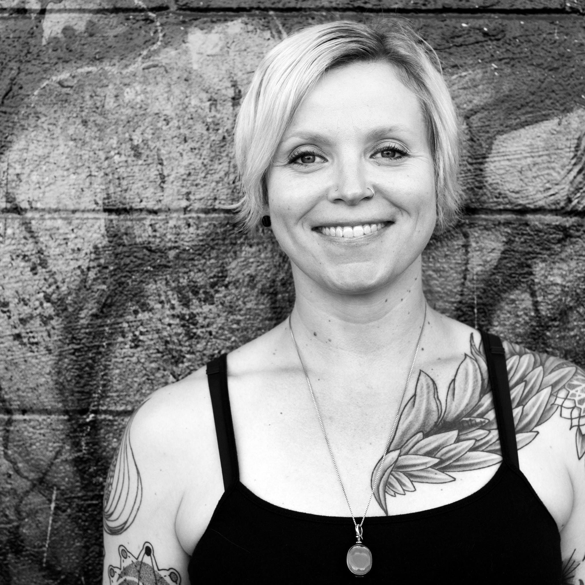 Hollye Holbrook – Medium