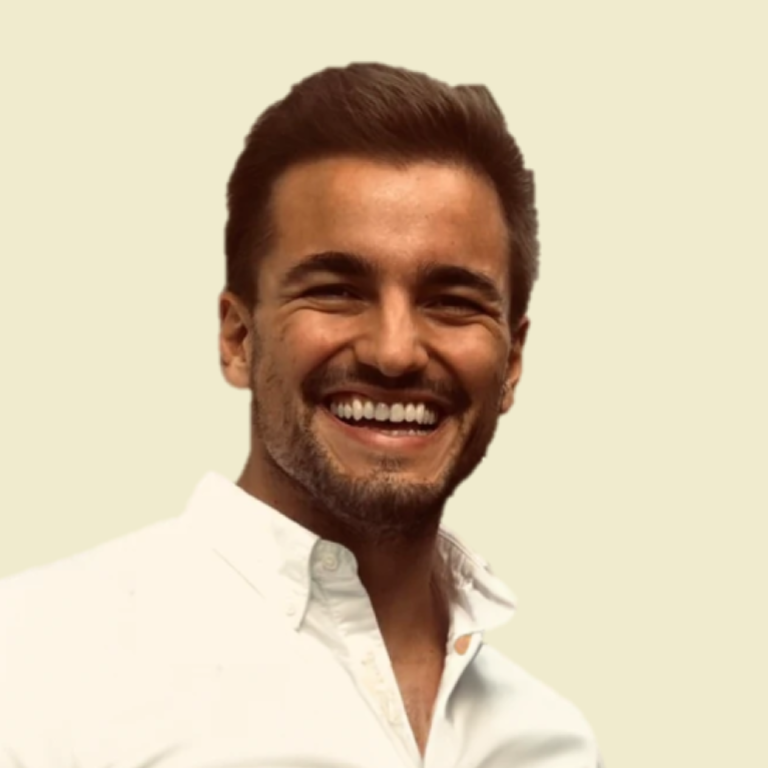 Arthur Mello – Medium