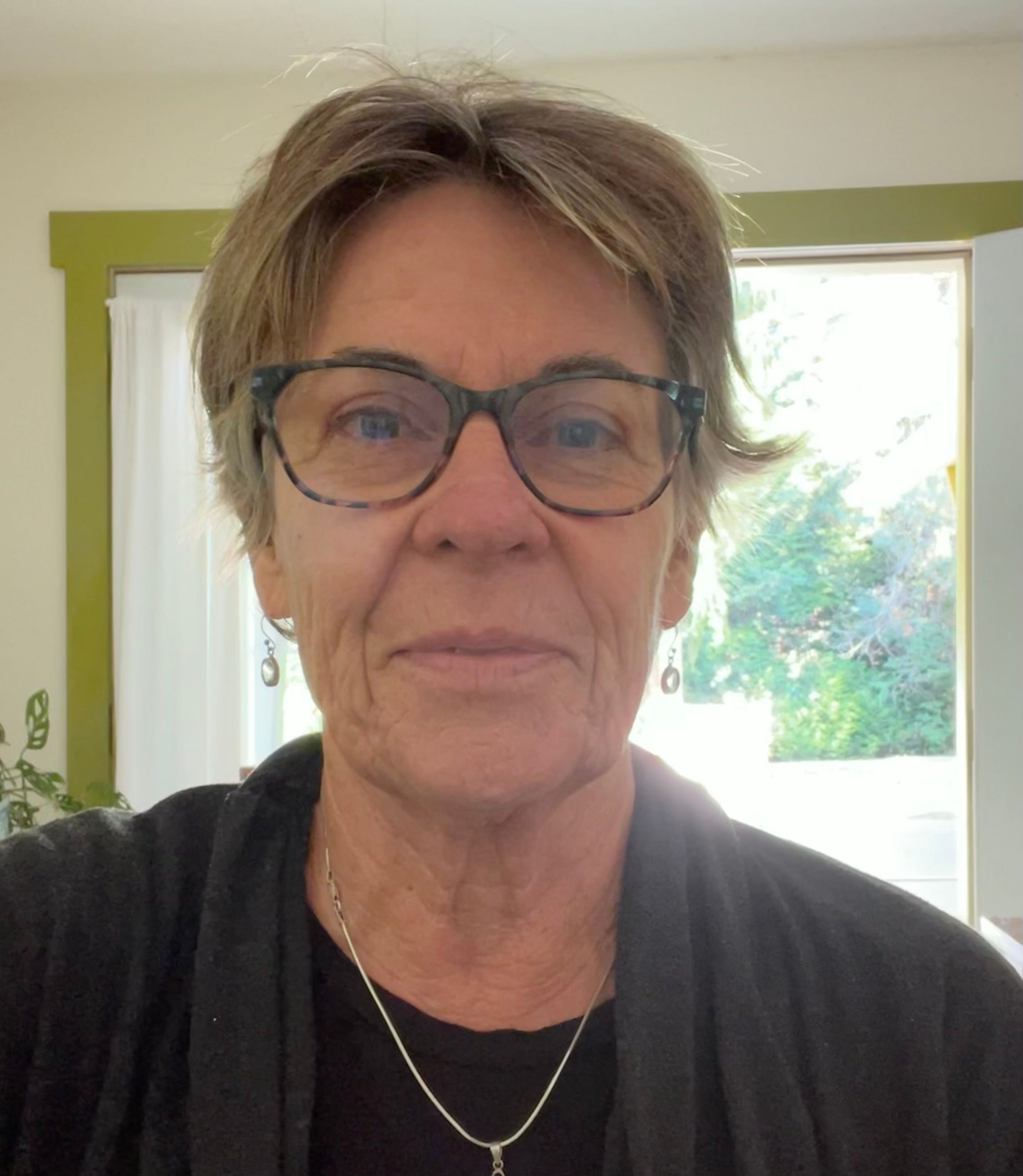 About – Lou Ellyn Jones – Medium