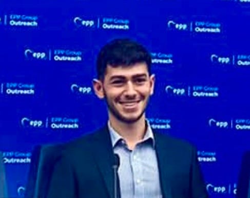 Anthony Trad – Medium