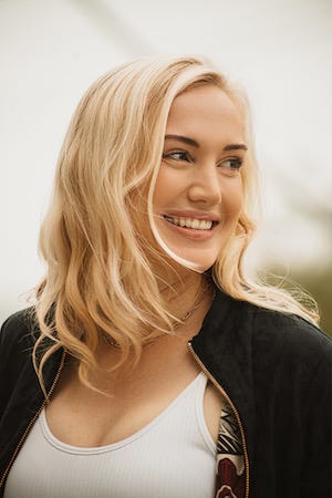 Tiana Laurence – Medium