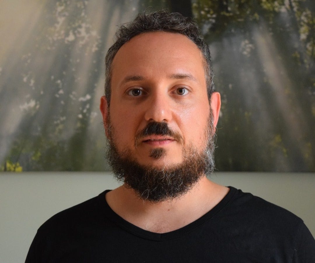 Stefano Pratt – Medium