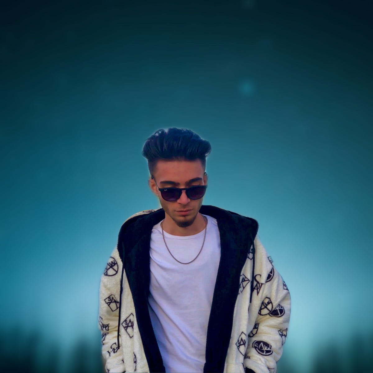 Veysel Gazi – Medium