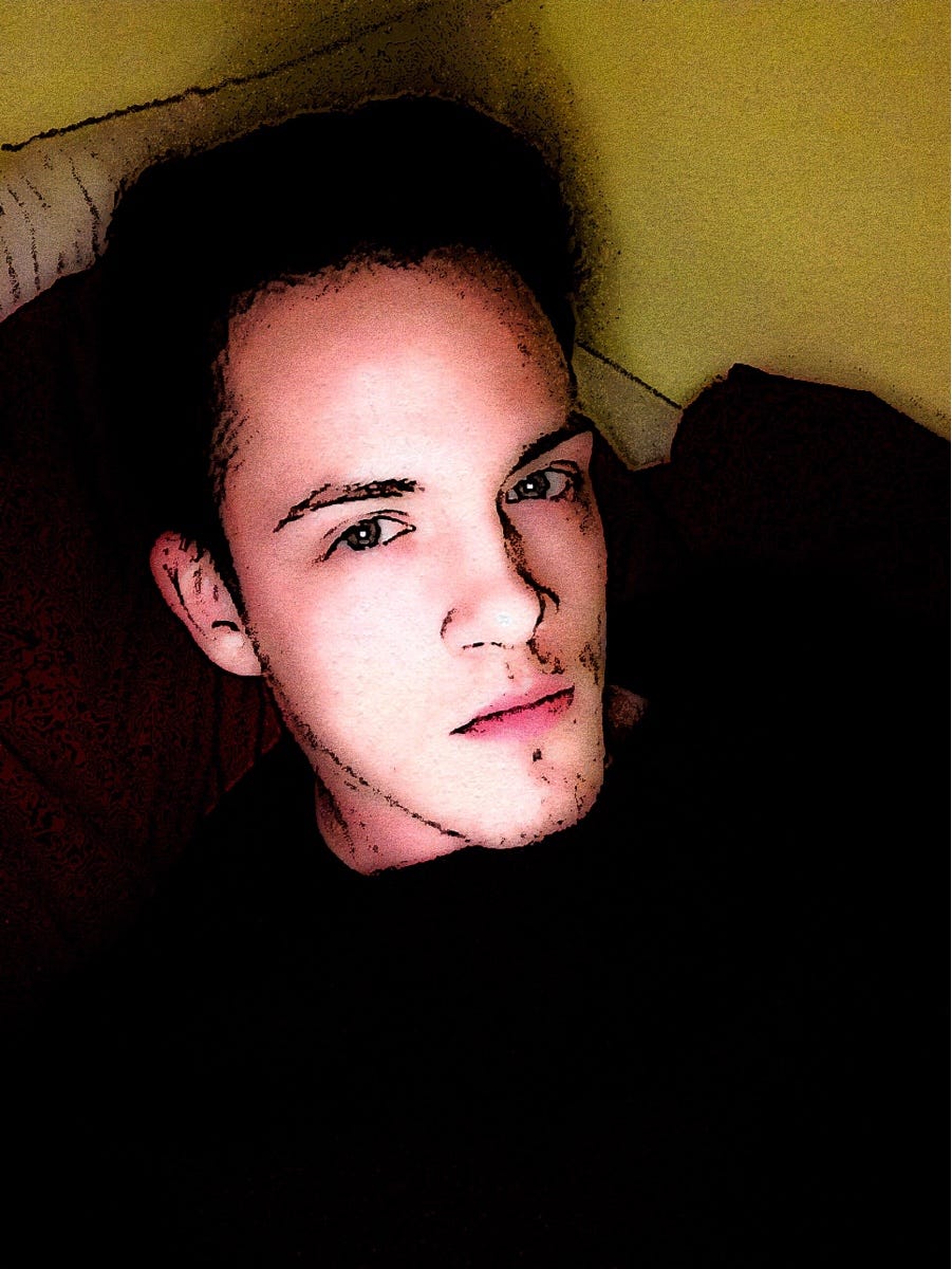Alexander Bass – Medium