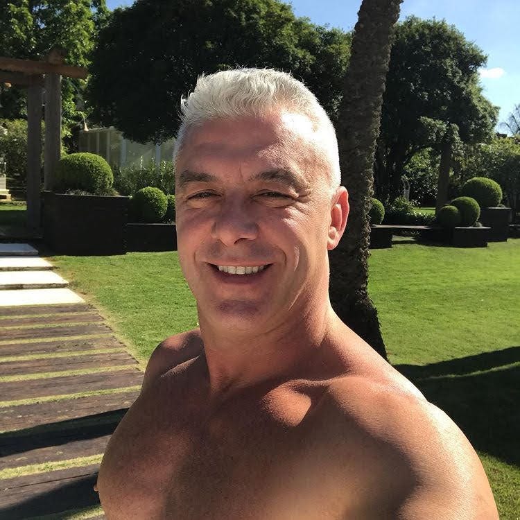 About – Robert Benjamin – Medium