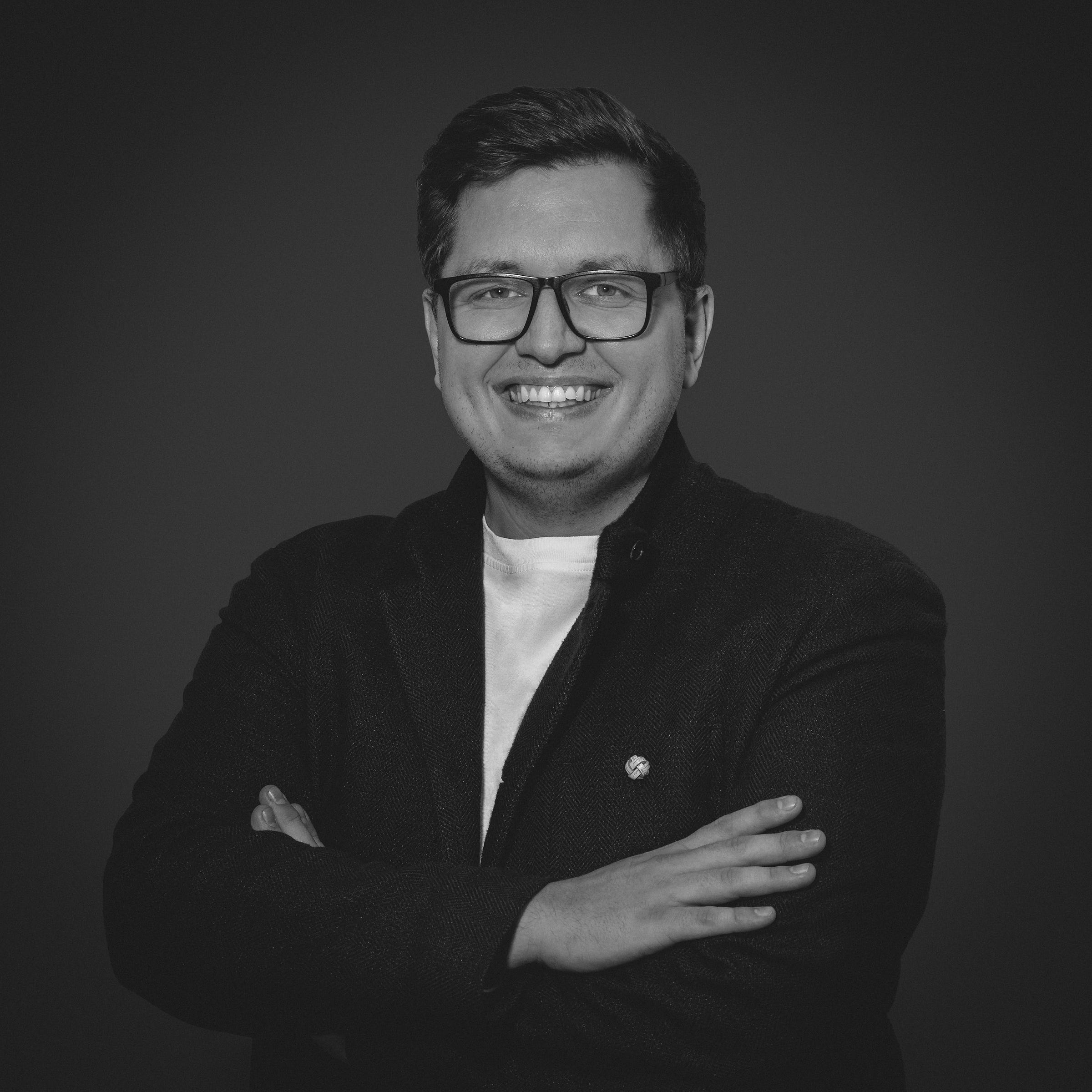 Jonas David – Medium