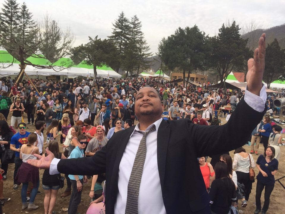 Van Walker – Medium