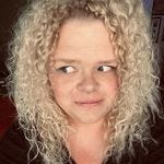 Marnie Vinge – Medium