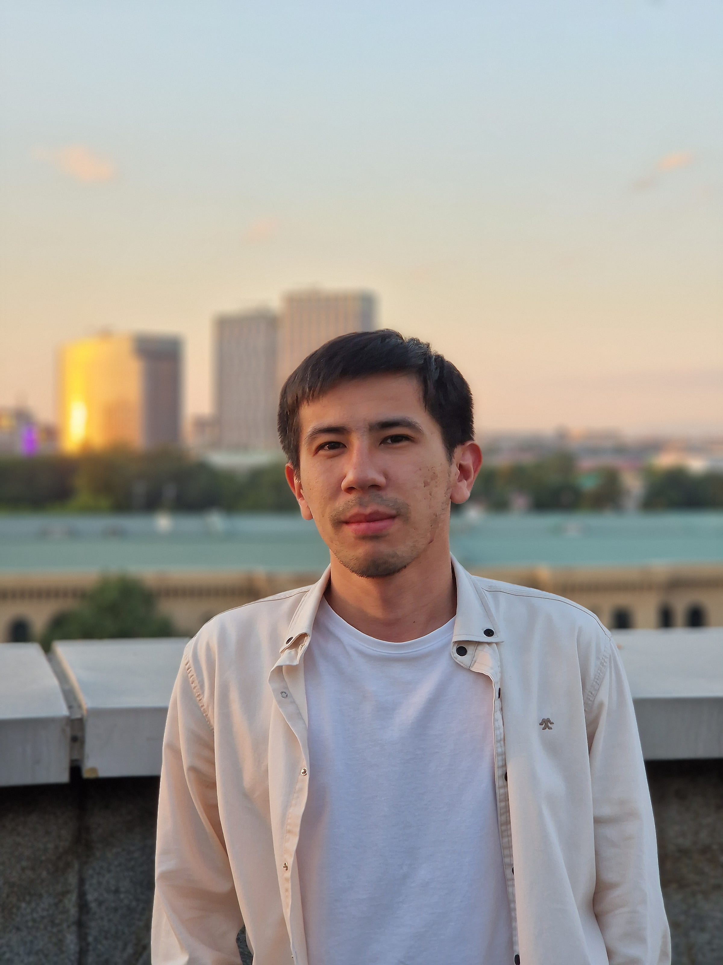Abbos Abdukhakimov – Medium