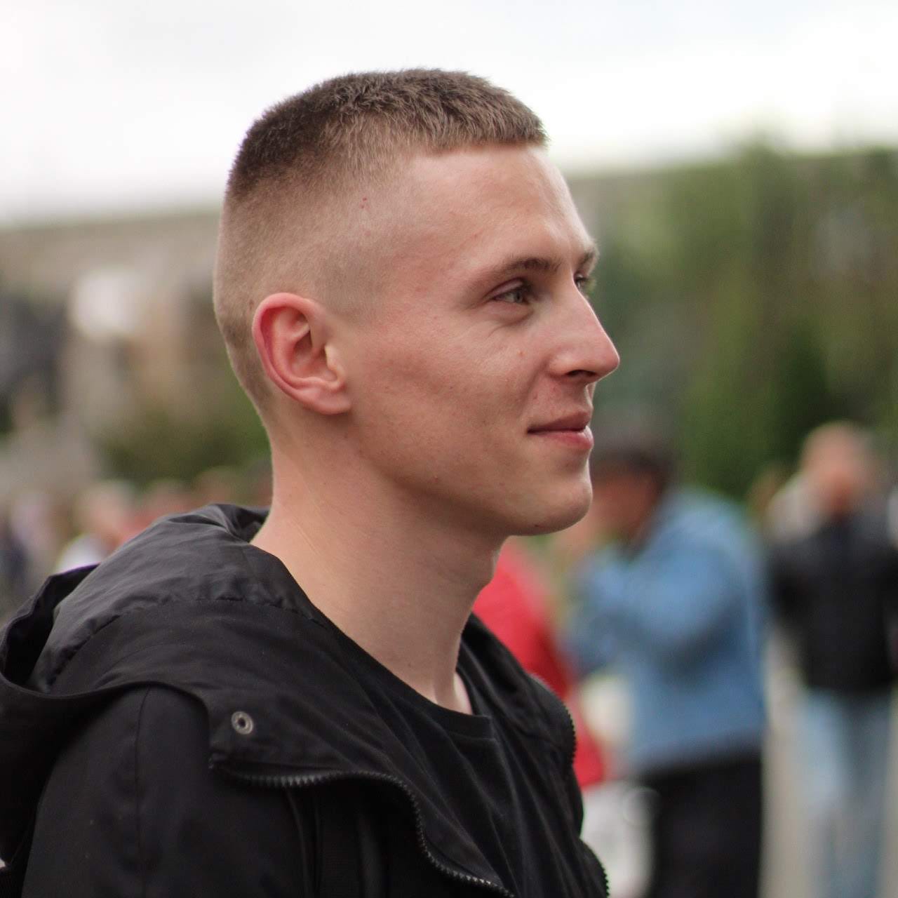 Oleksandr Romaniuk – Medium