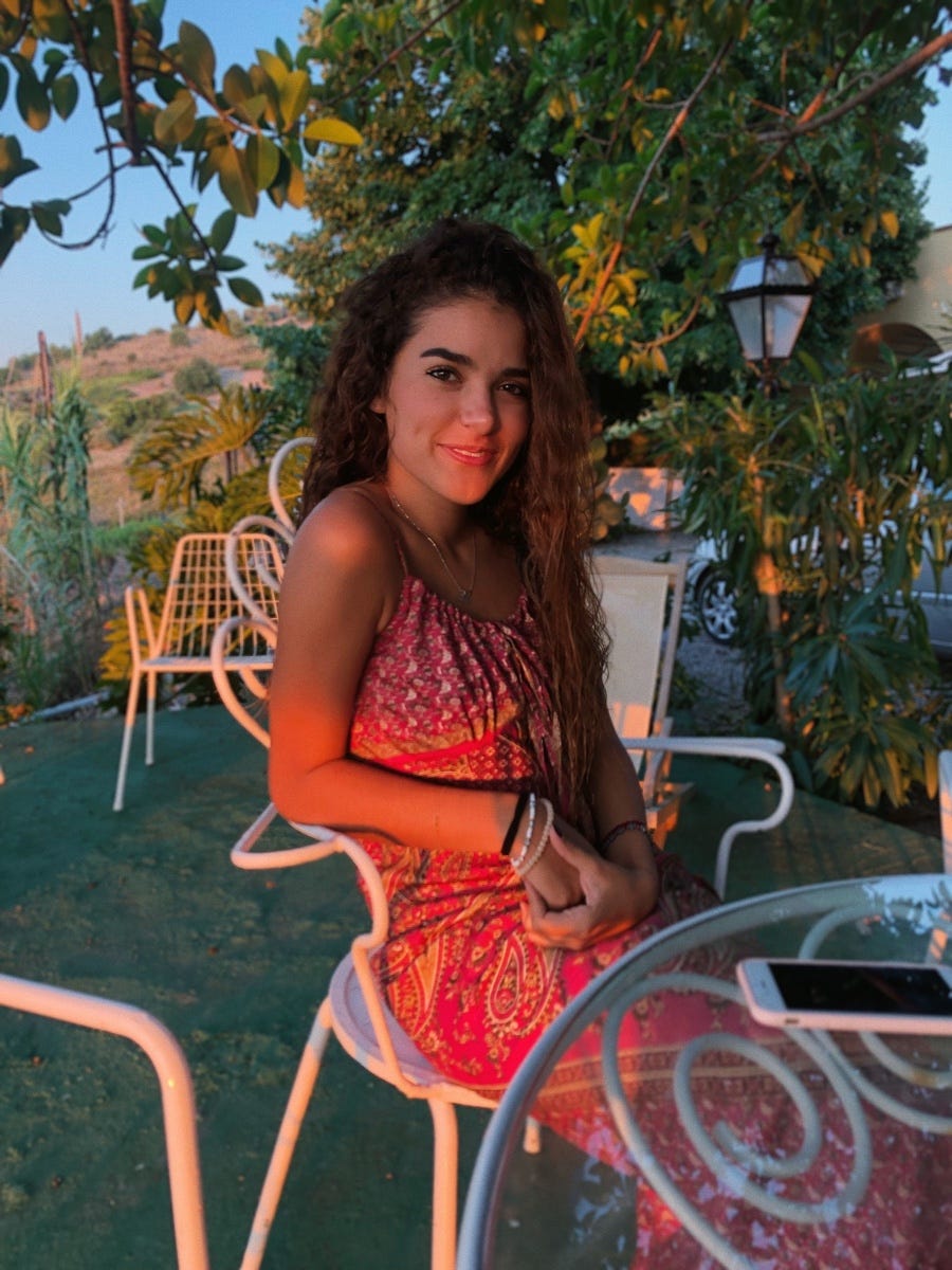 Marijo Escobar – Medium