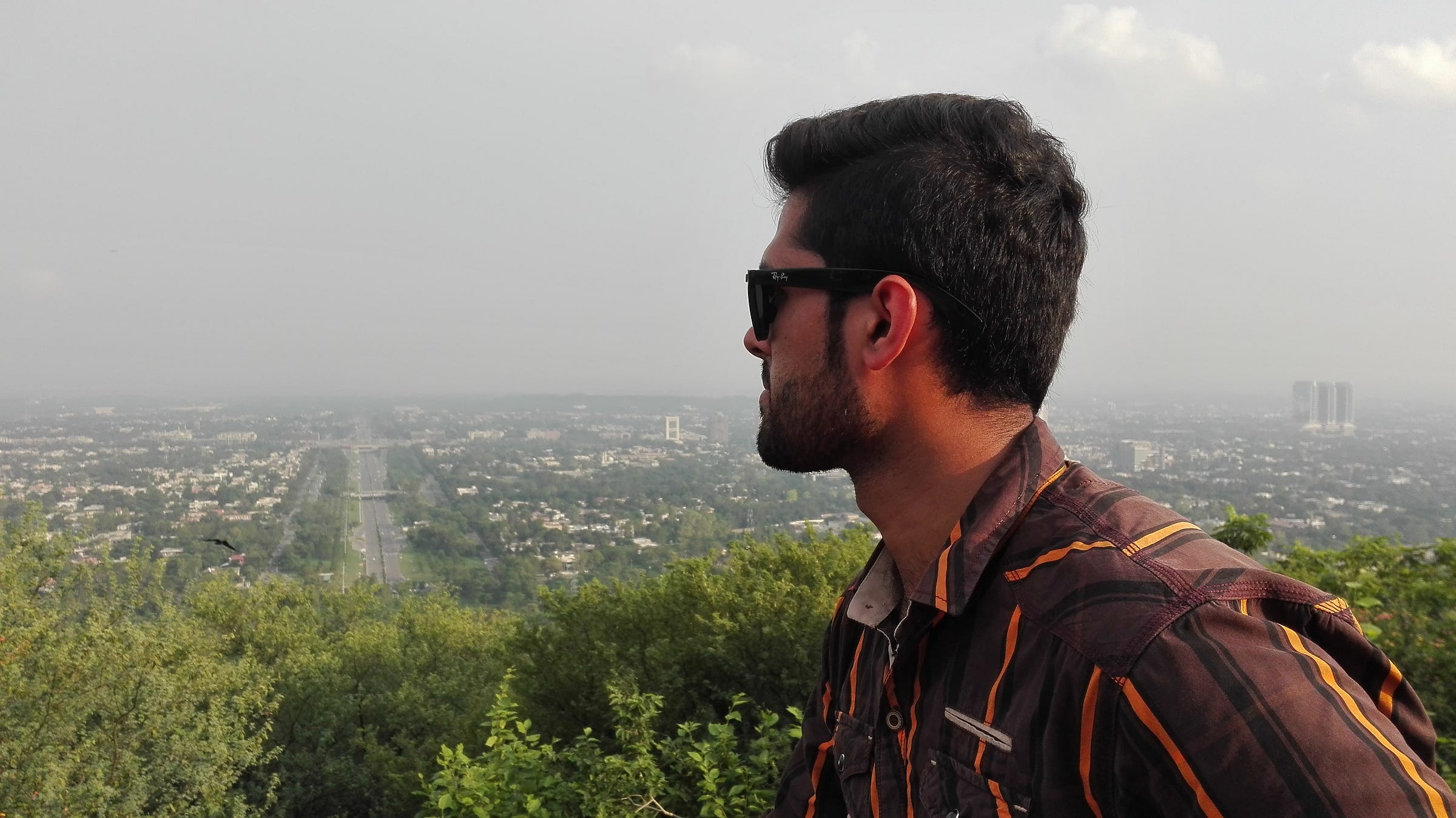 Rana Mansoor – Medium