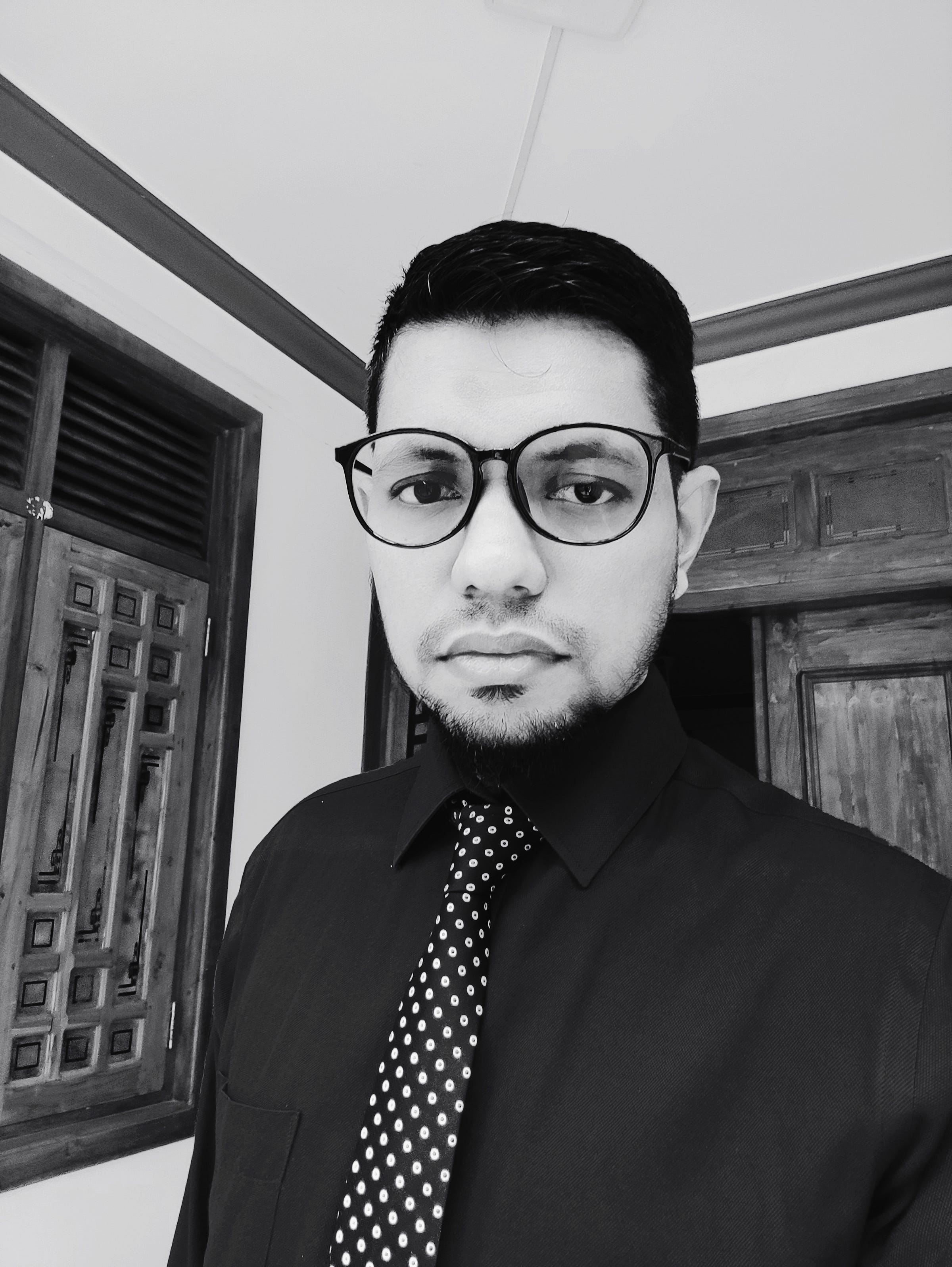 Razmy Mahsoom – Medium