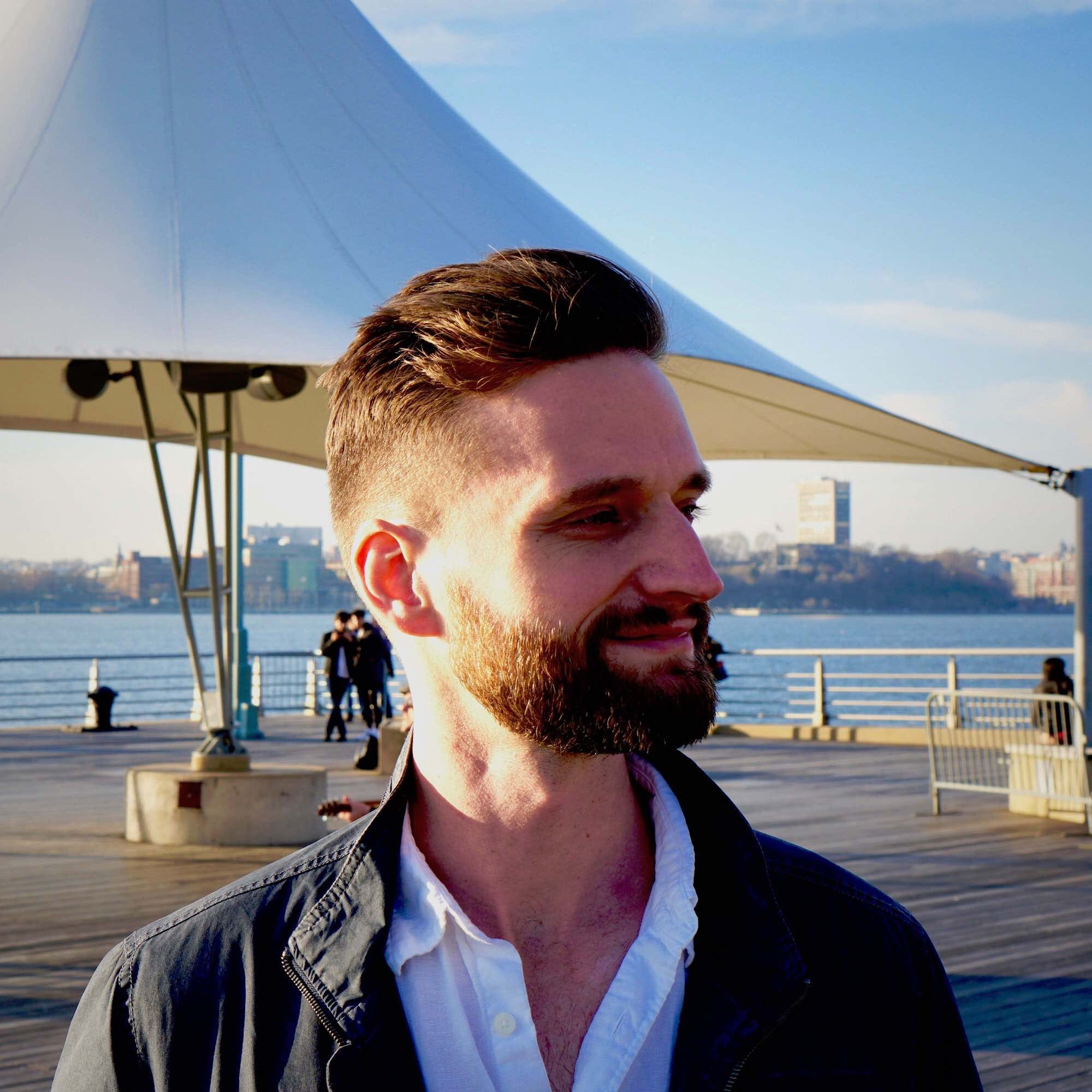 Sam Selikoff – Medium