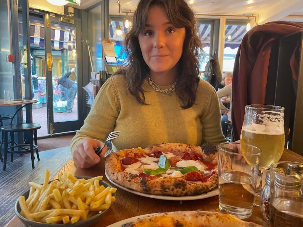 Amelia Kelly – Medium
