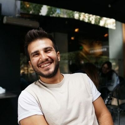 Mete Han Toper – Medium