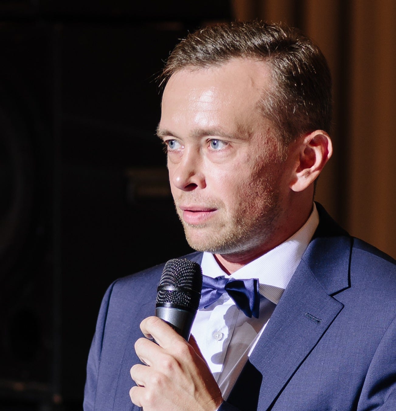 Dmitry Nikolaevskyi – Medium