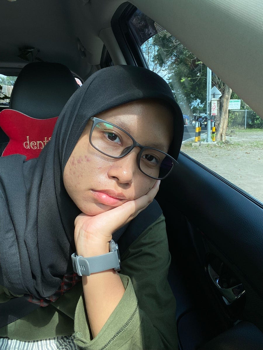 Lisya Amira – Medium