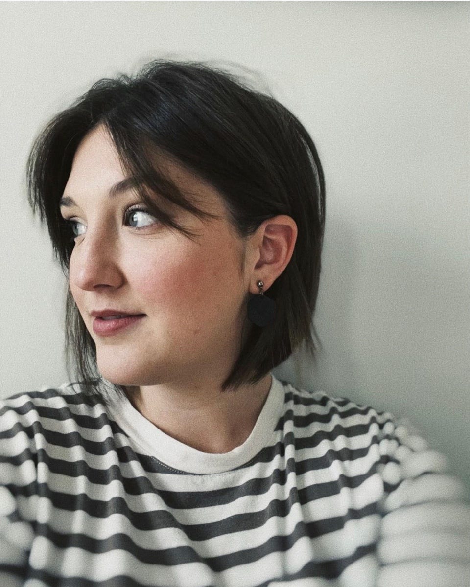 Cara Clinton – Medium