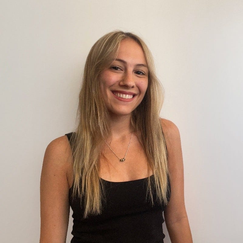 Micaela Tofe – Medium