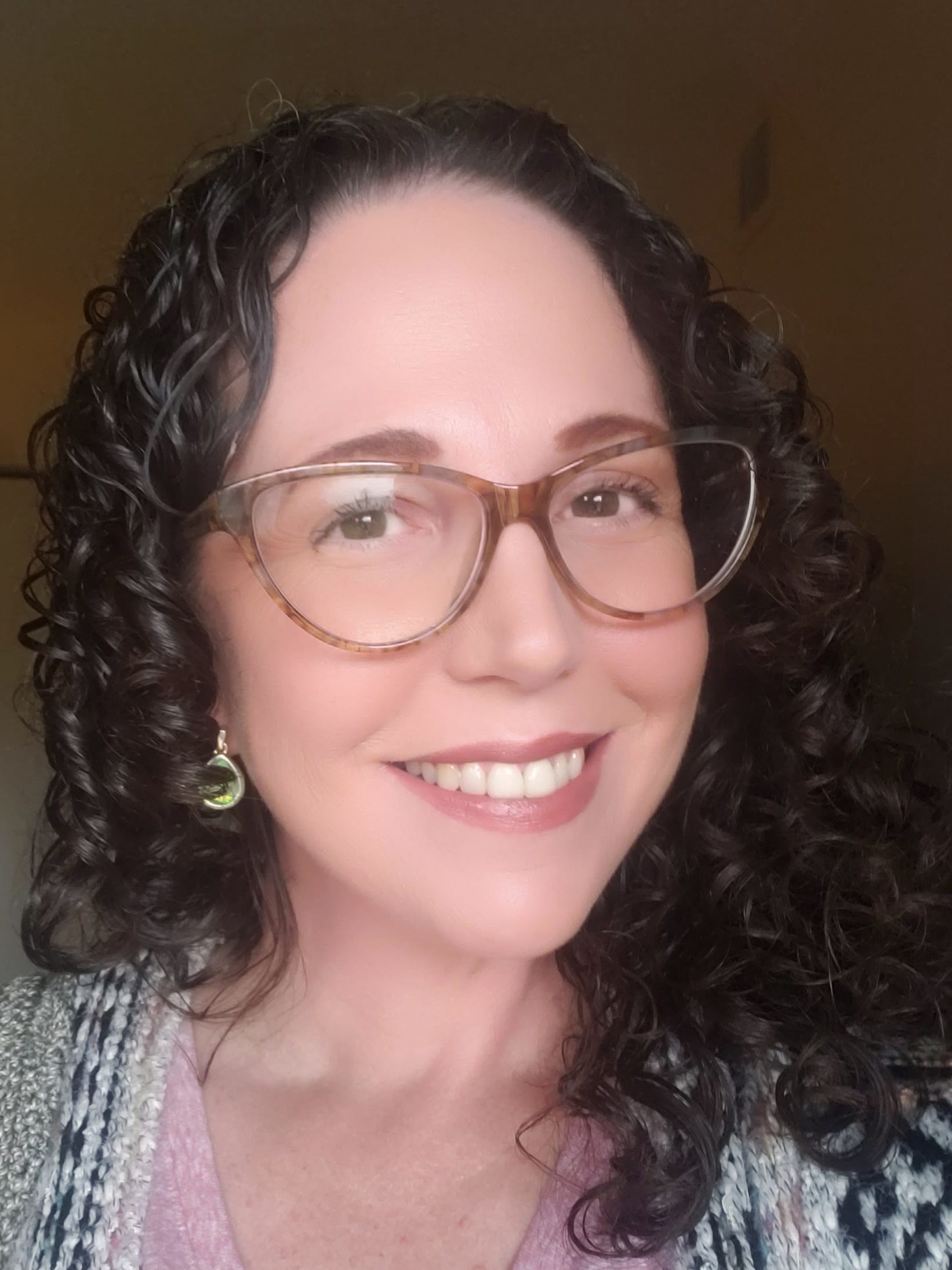 Elle Becker – Medium
