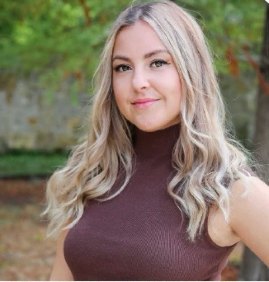 About – Elena Devin – Medium