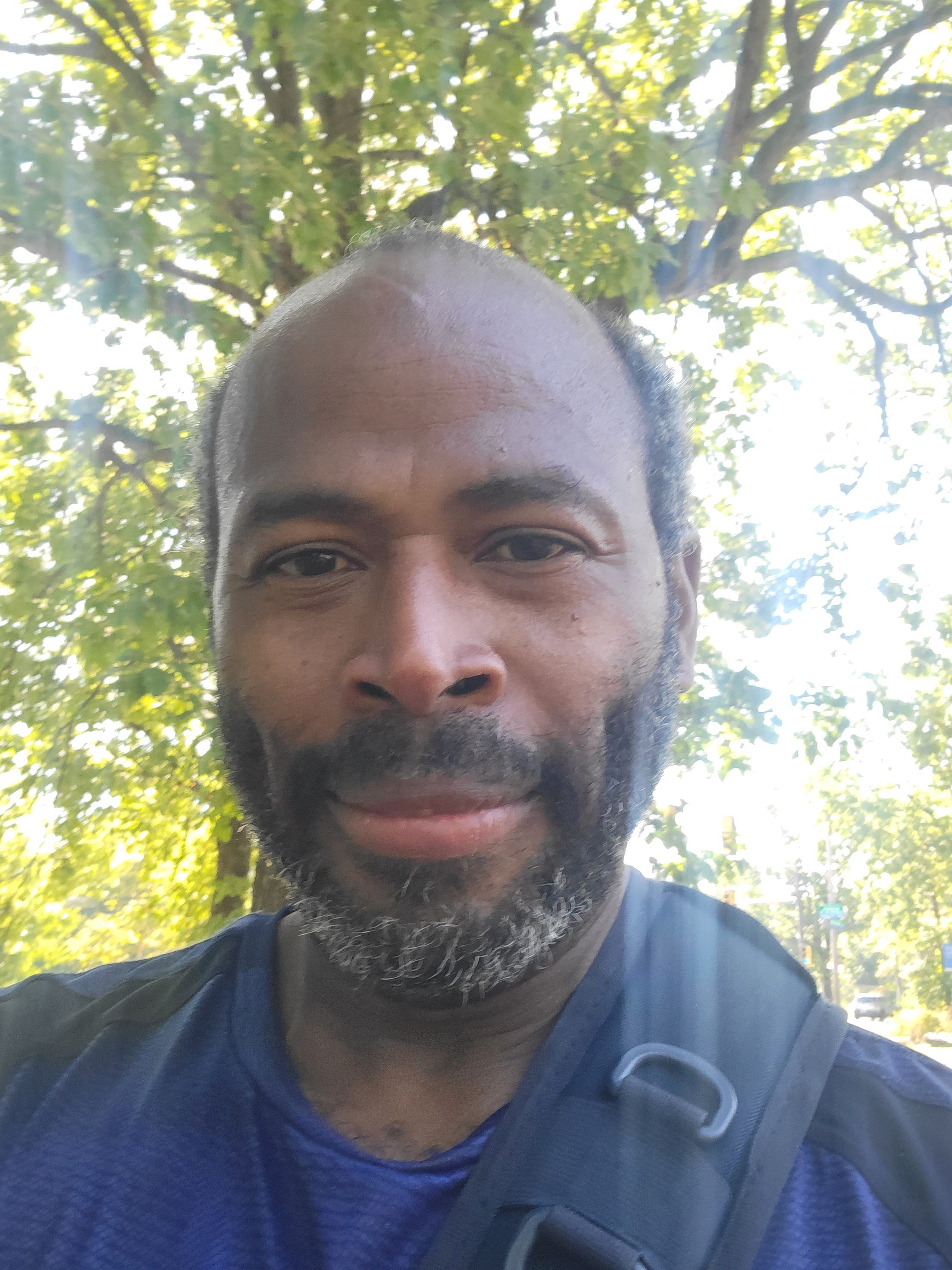 EPIC COACH LEON – Medium