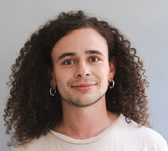 Daniel Bonilla Quirós – Medium