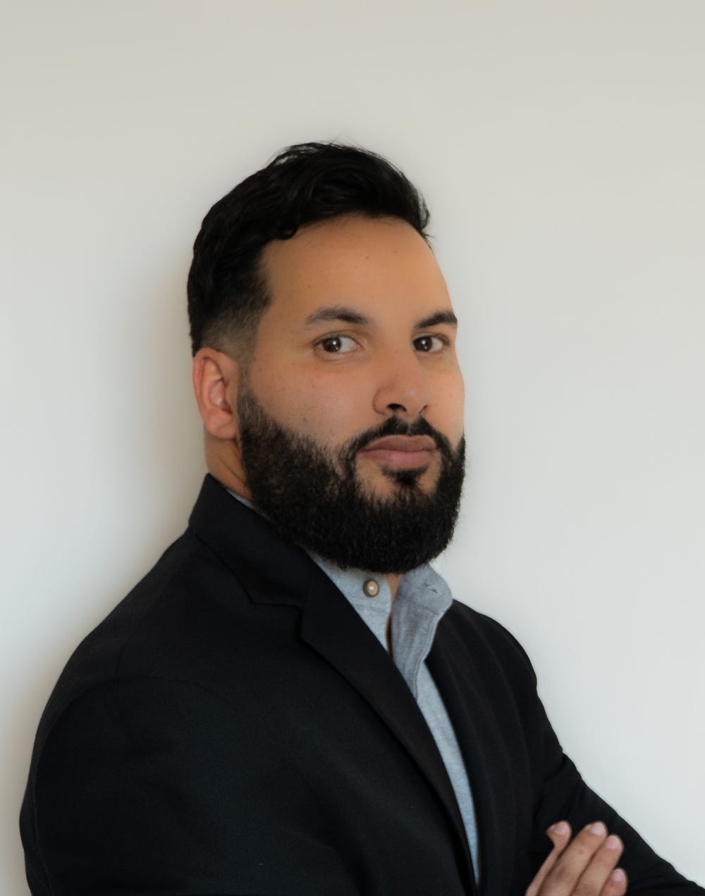 Omar J – Medium