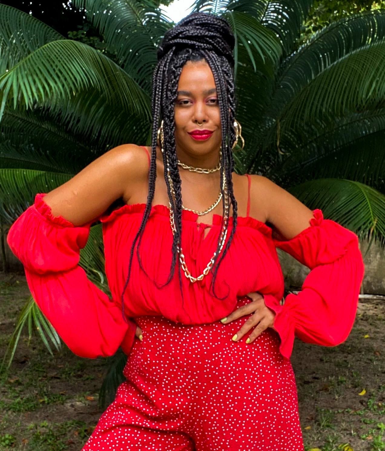 Lorena Núbia – Medium