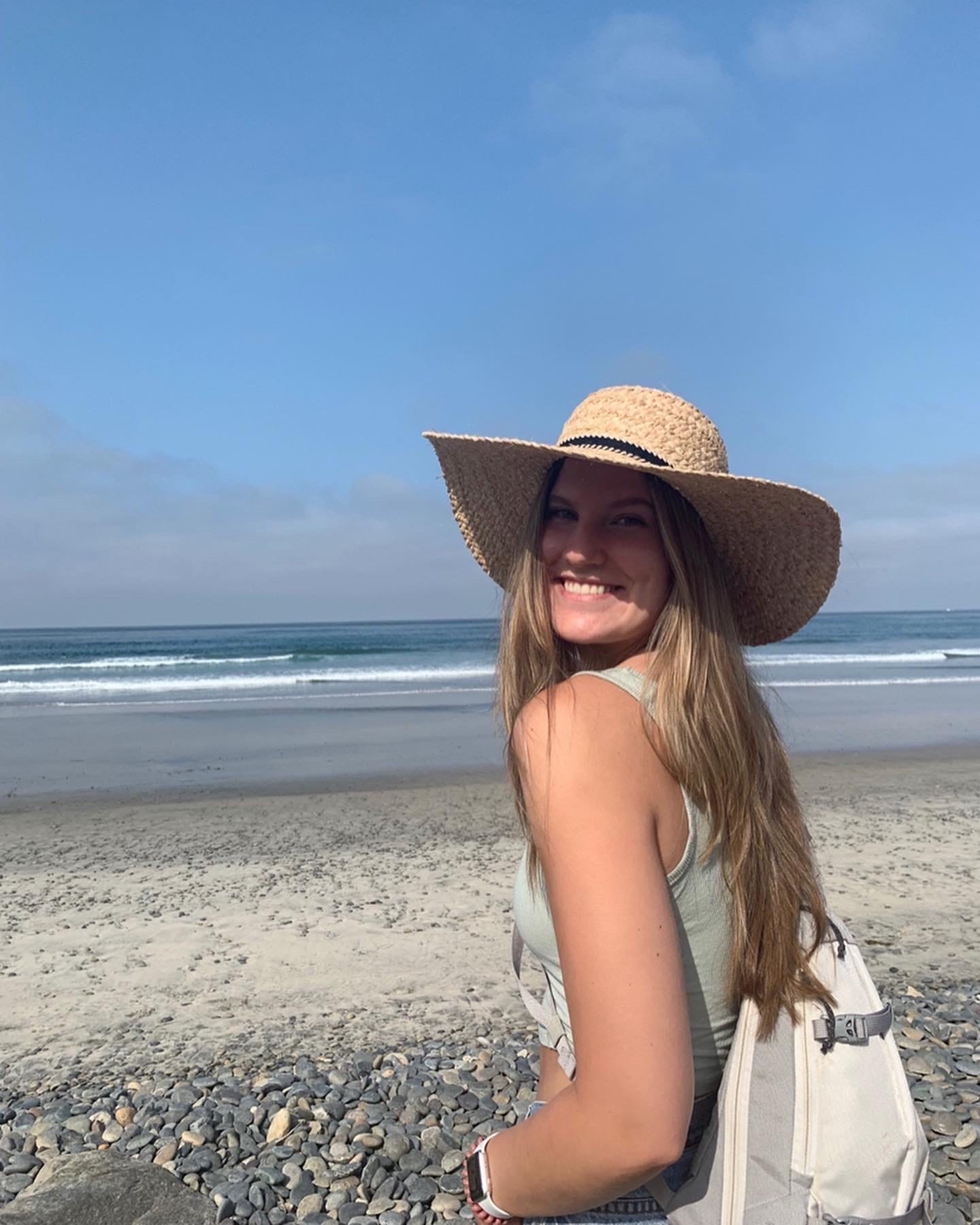 Ainsley Helen Thomas – Medium