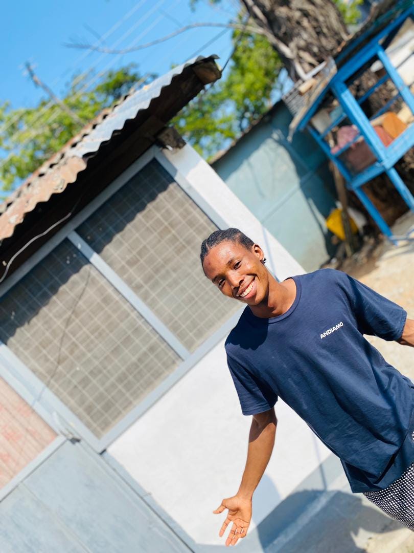 Elijah Arthur – Medium