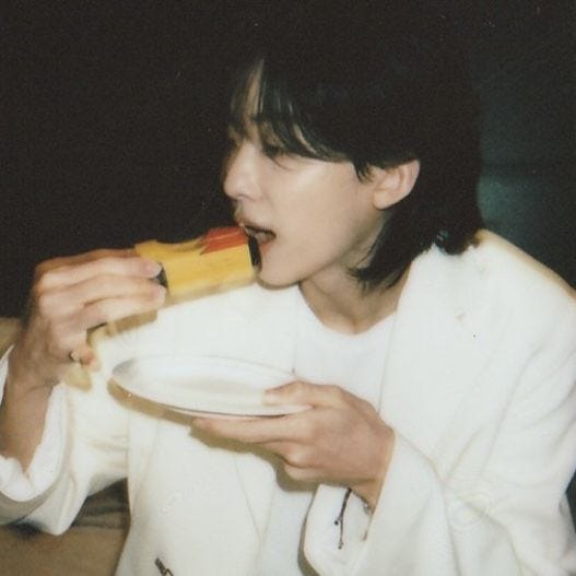 About – yuwi – Medium