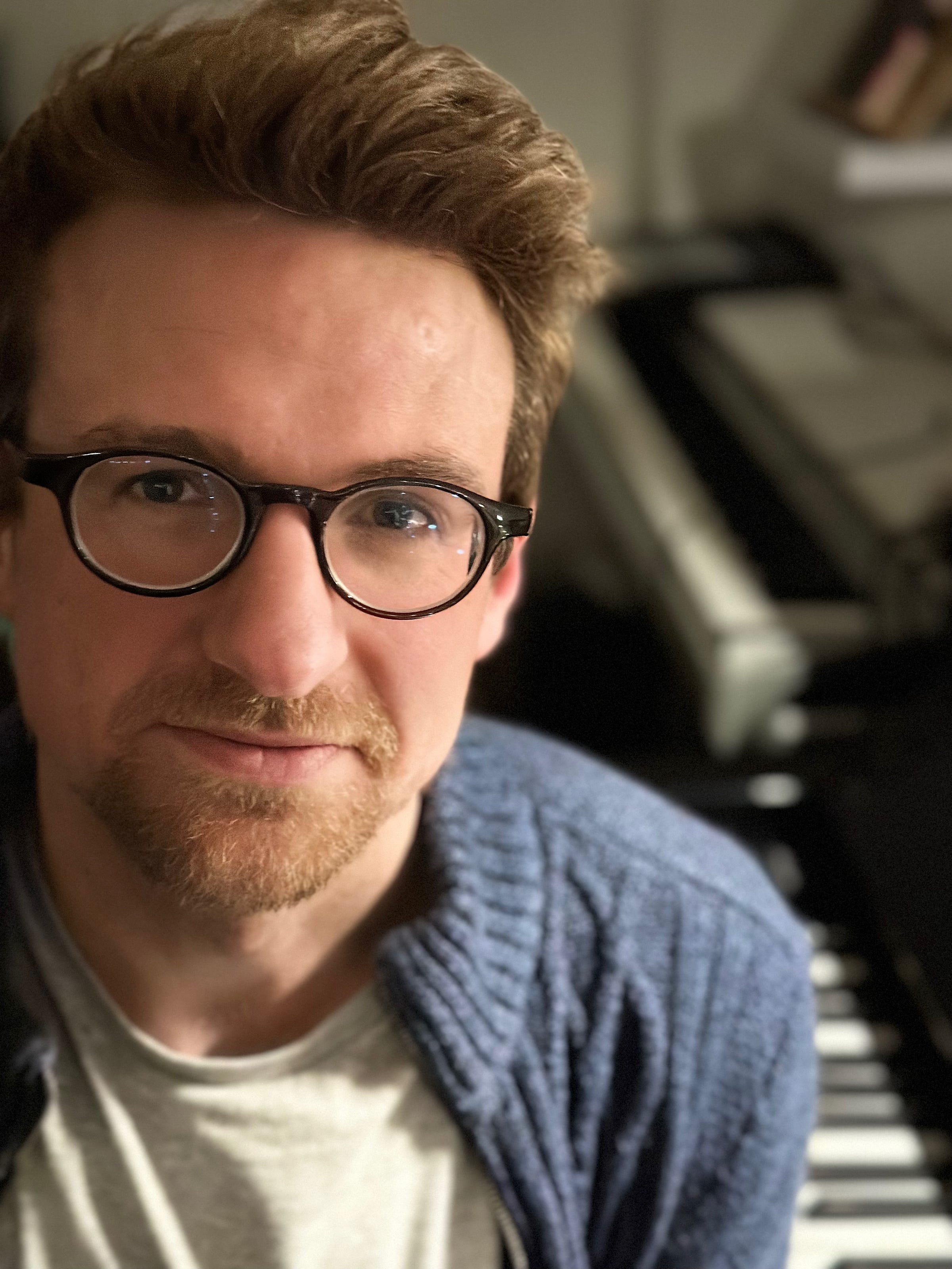 About – Garreth Brooke / Piano Creativity – Medium