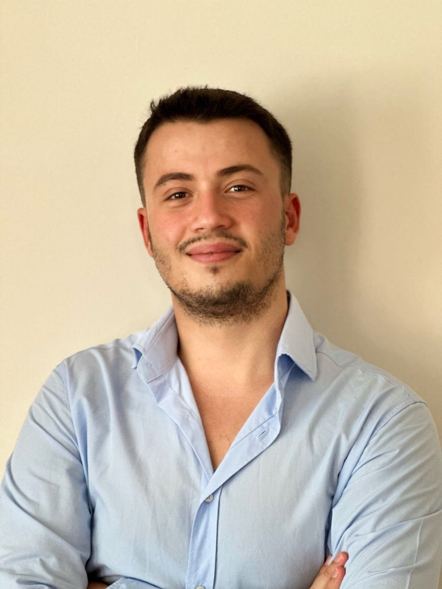 Emre Yüksel – Medium