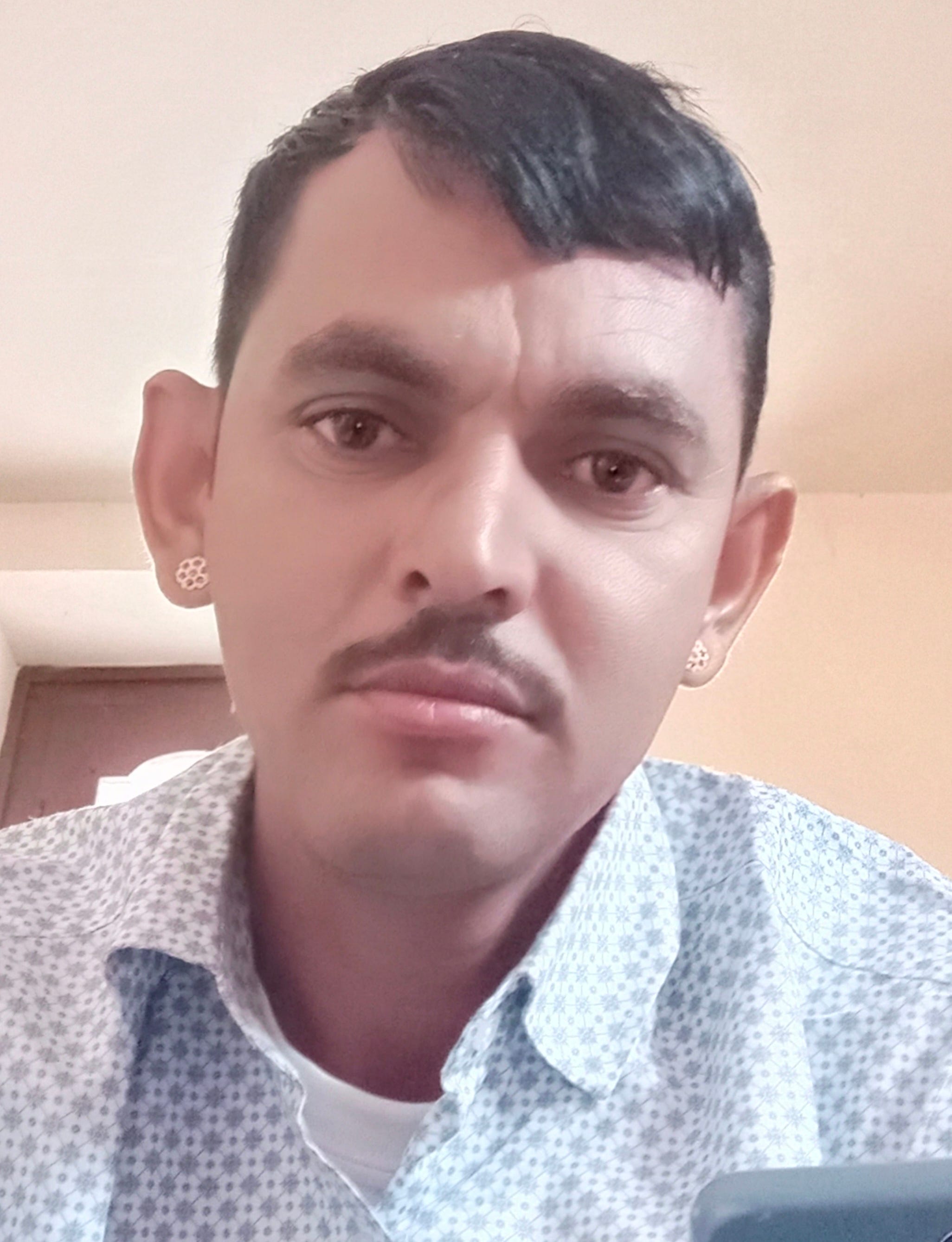 Kanaram Sau – Medium