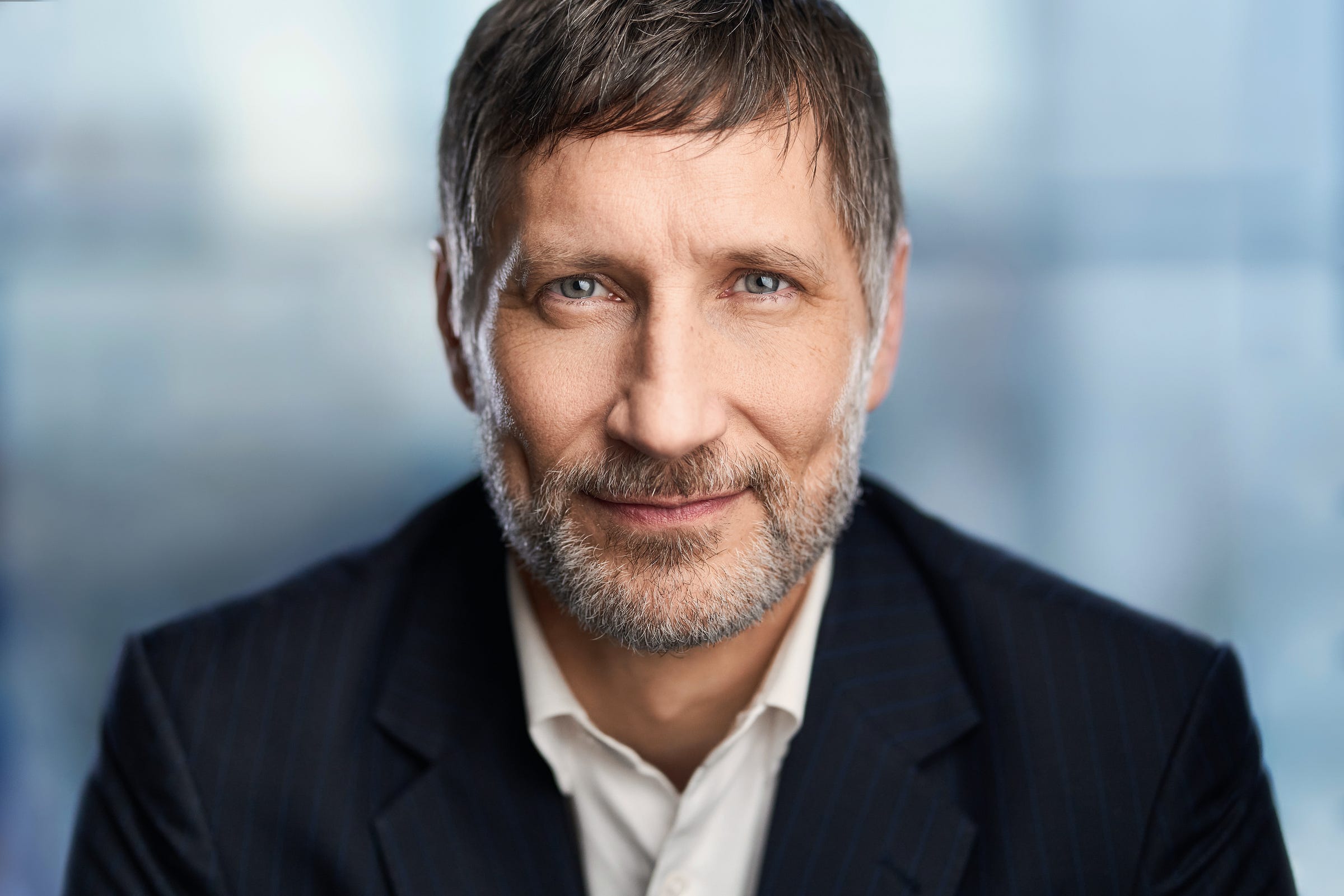 Roger Haskett – Medium