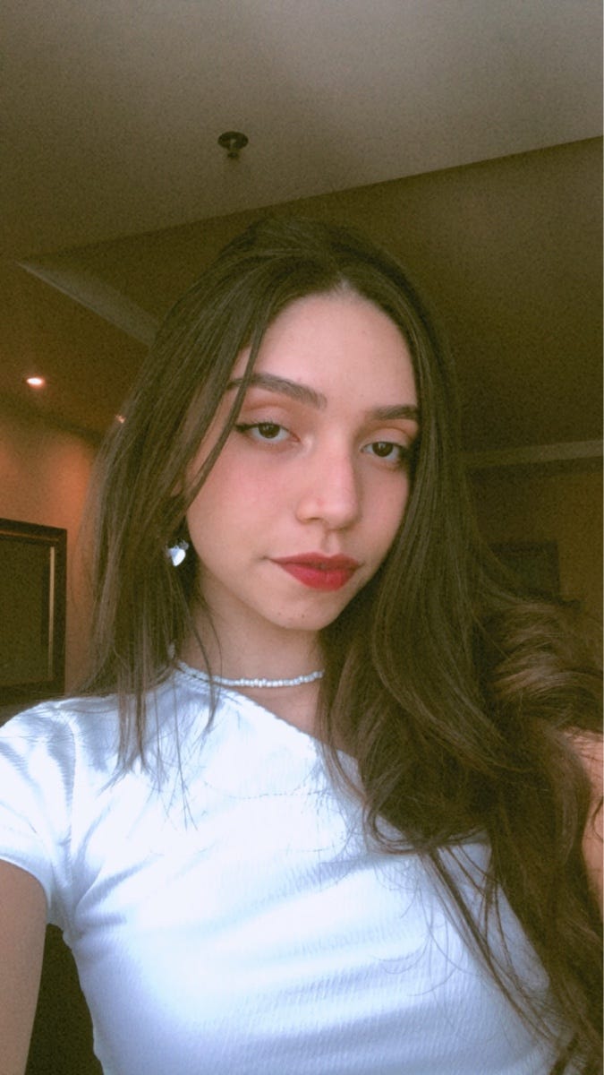 Ana Beatriz de Almeida Lira – Medium