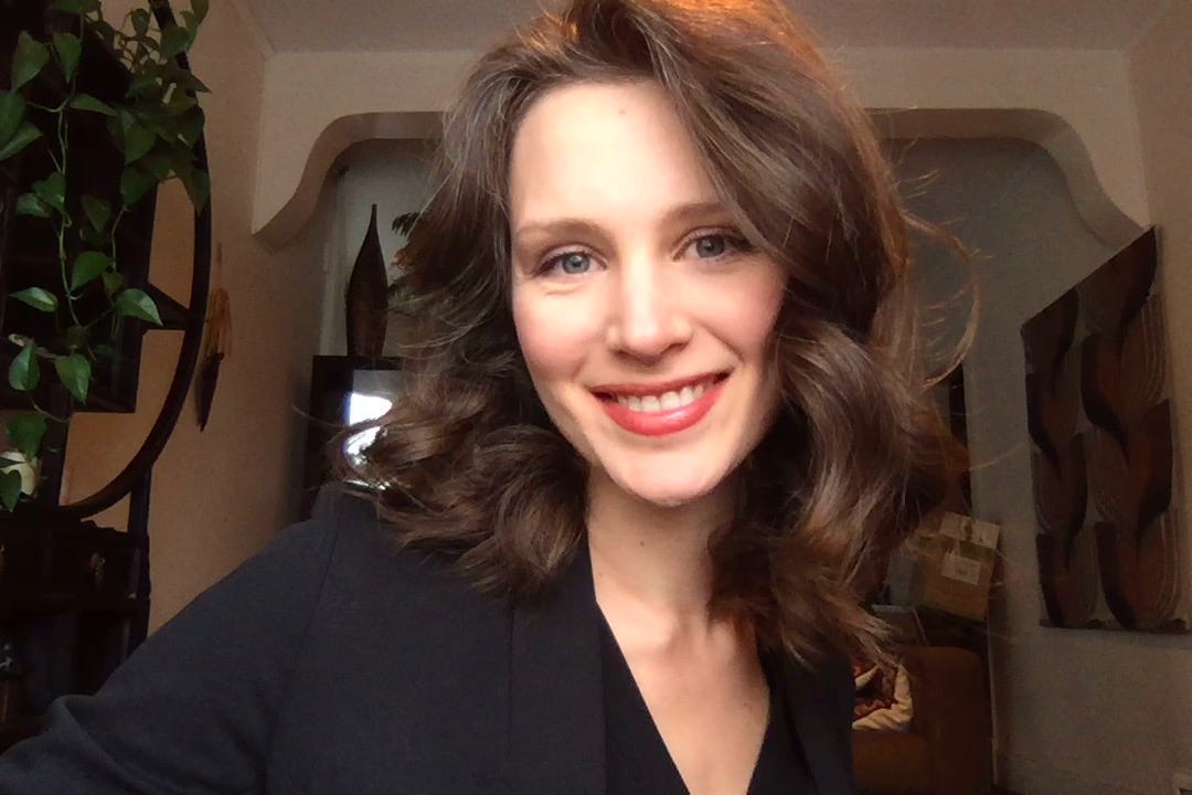 Kelly Ryan – Medium