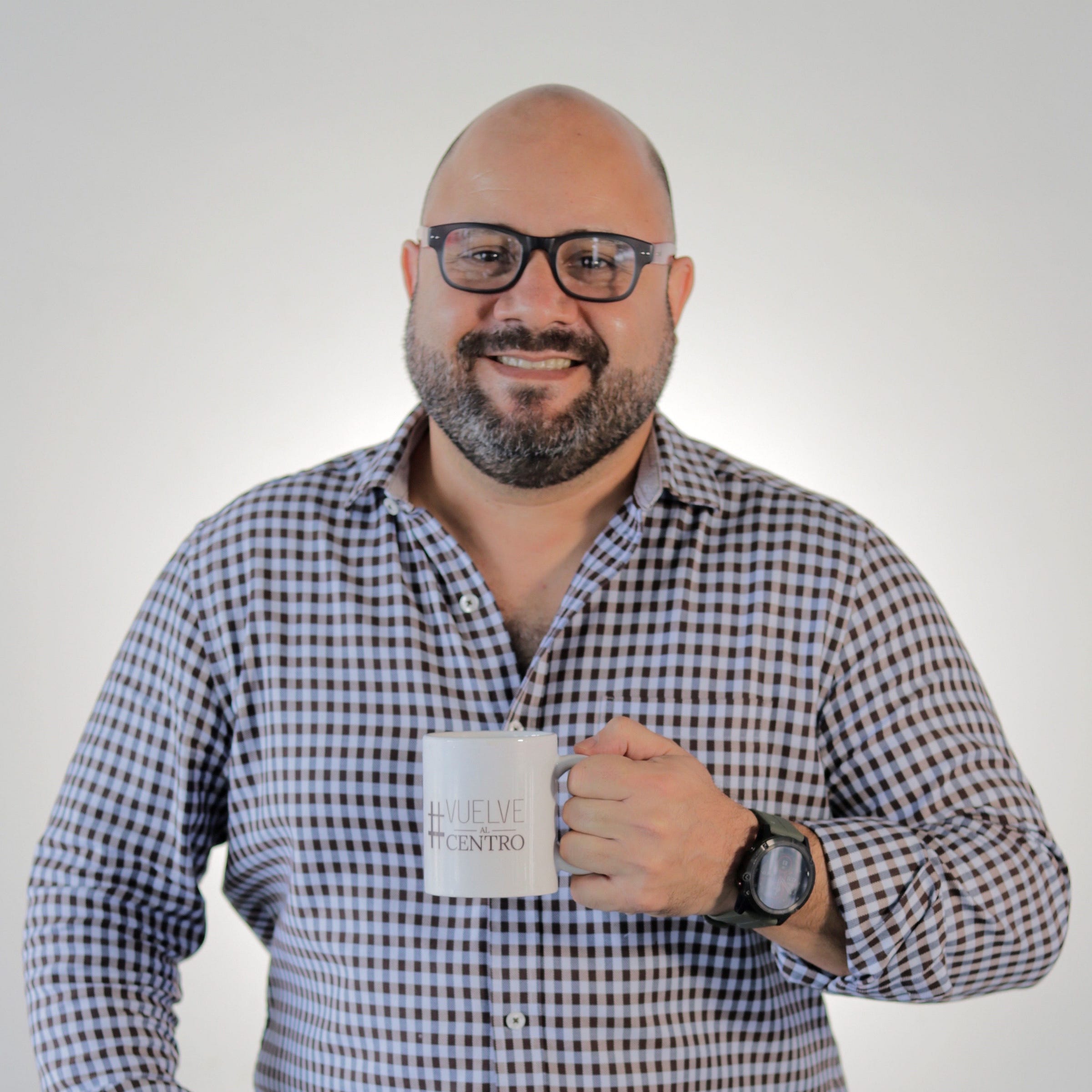 Nando Castillo – Medium