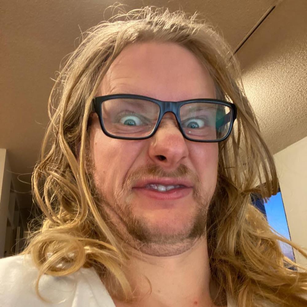 Maxwell McKinnon – Medium