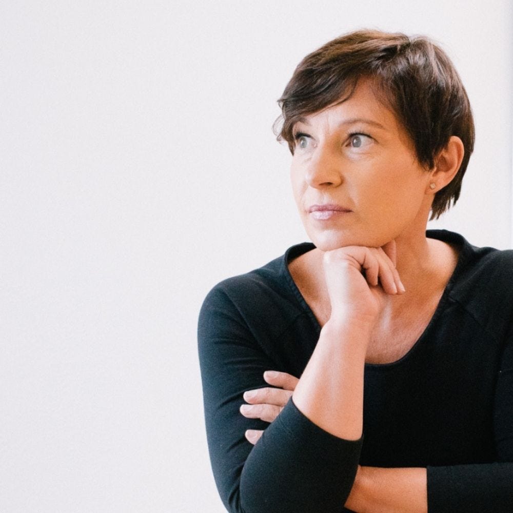 Kate Lee – Medium