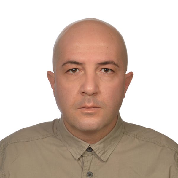 Murat Abus – Medium