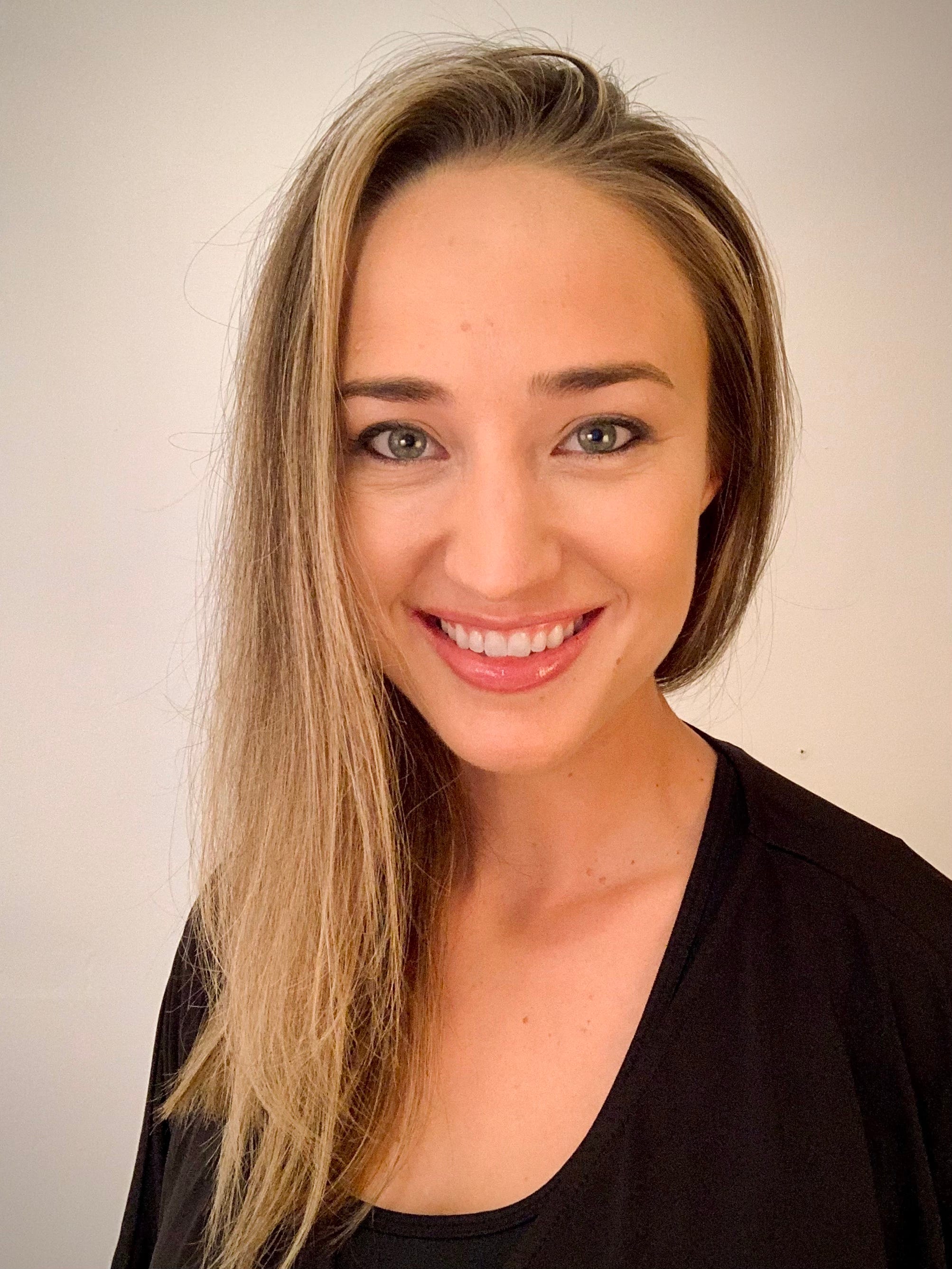 Taylor Peyton – Medium