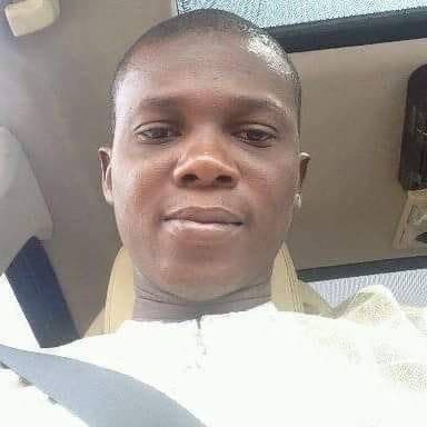 Ade Omoba Bajomo – Medium