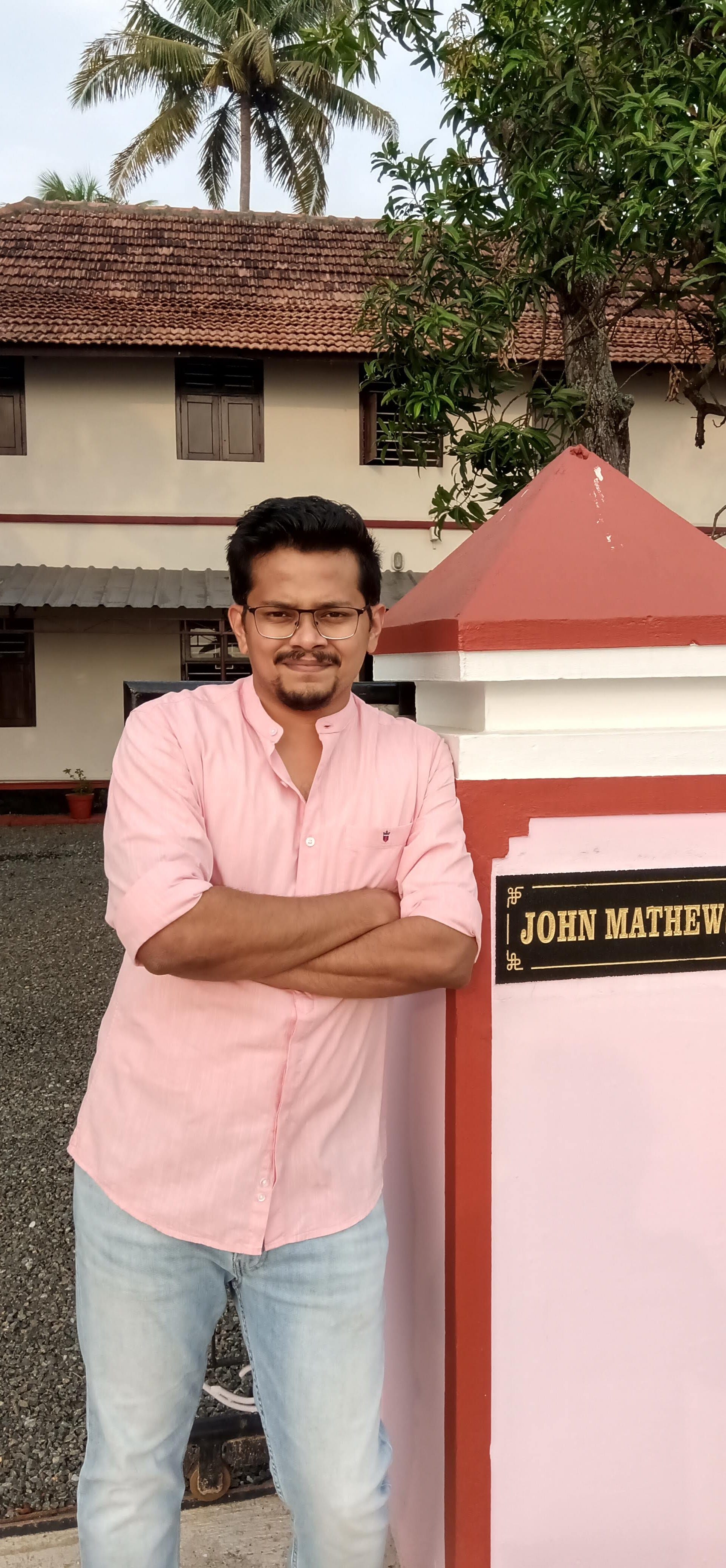 Felix John – Medium