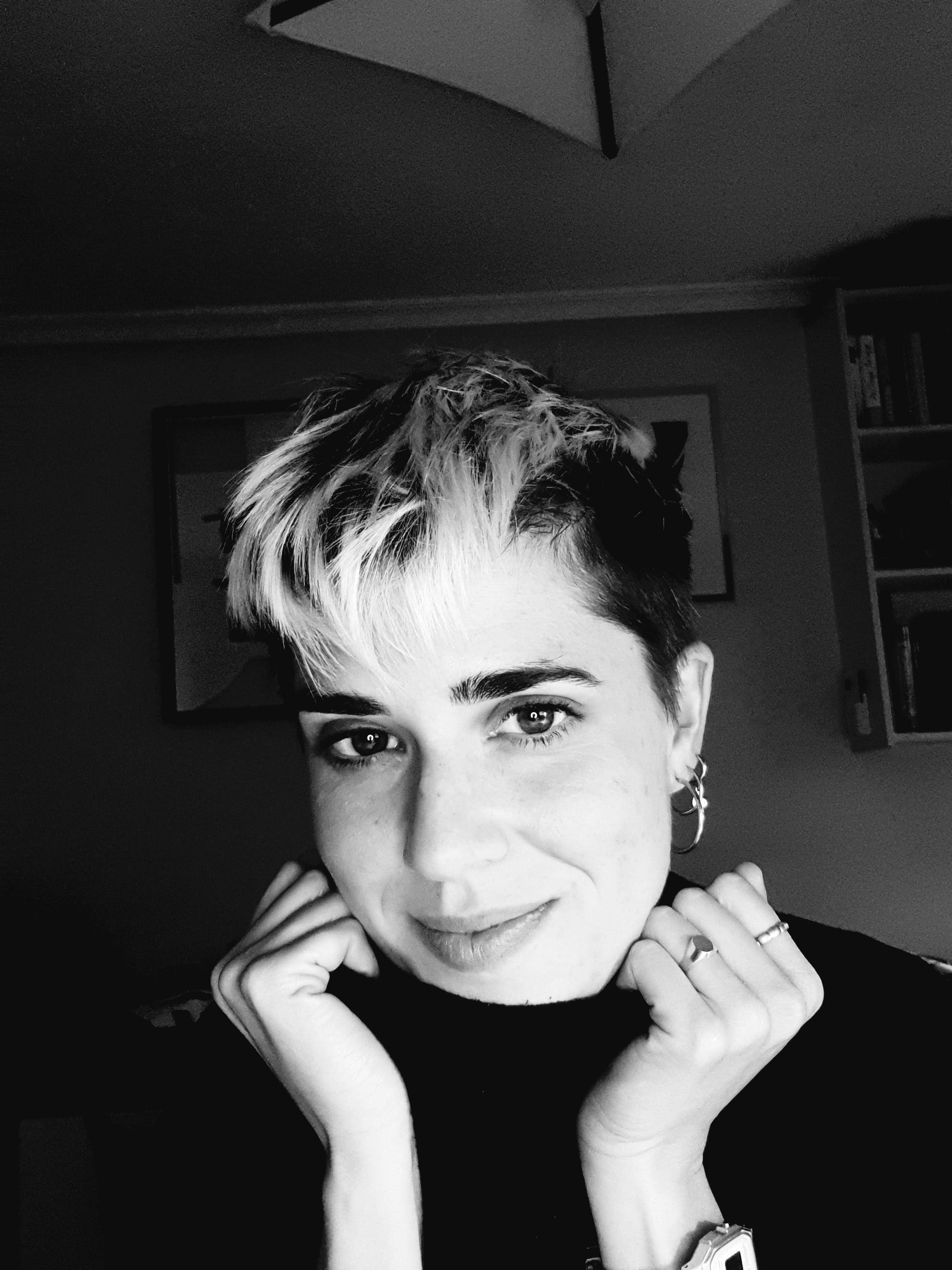Celia Ksterá – Medium