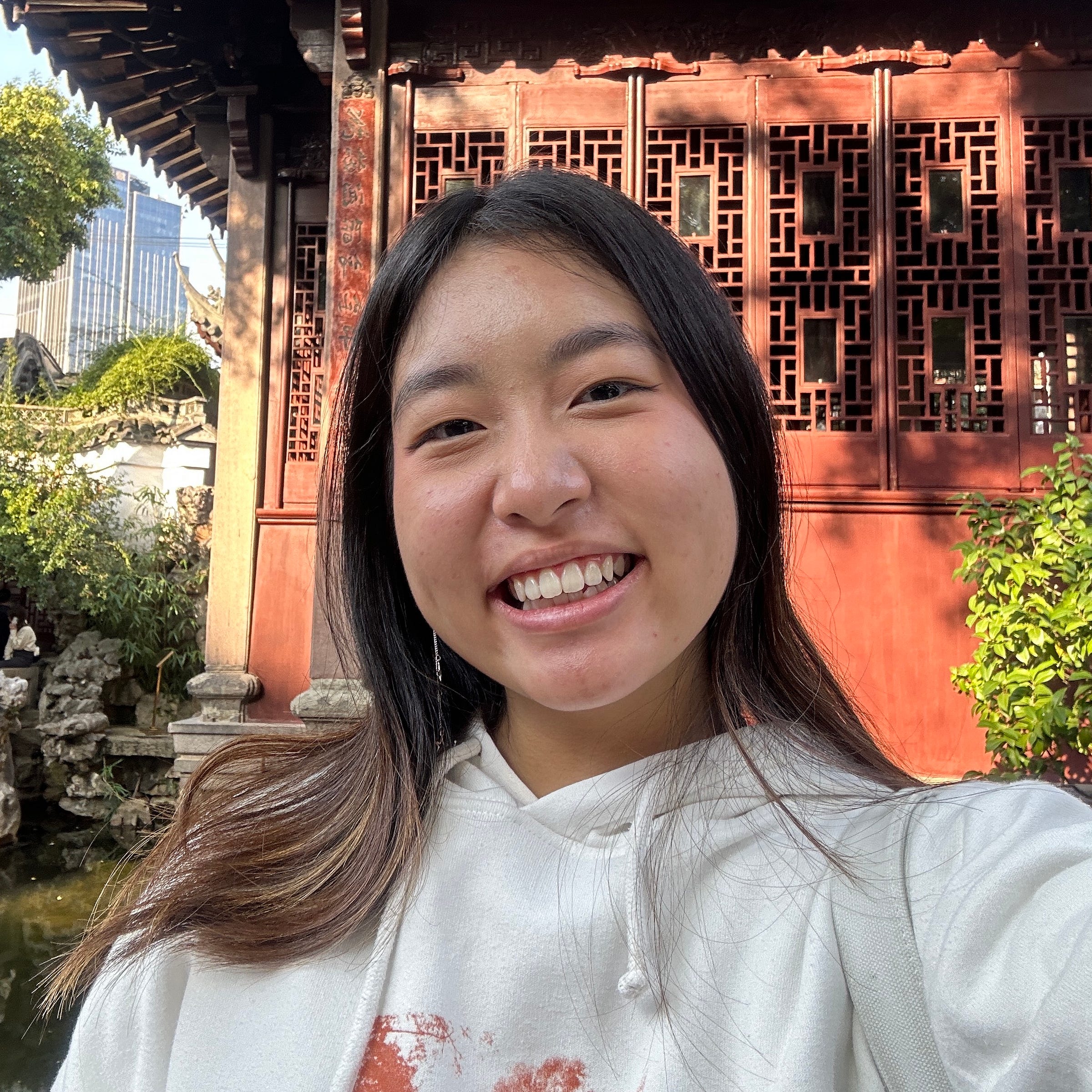 Nicola Pak – Medium