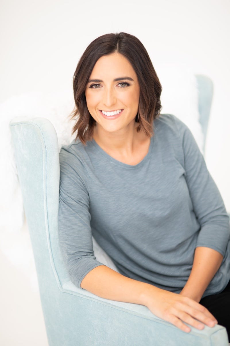 Alexandra Salmon – Medium